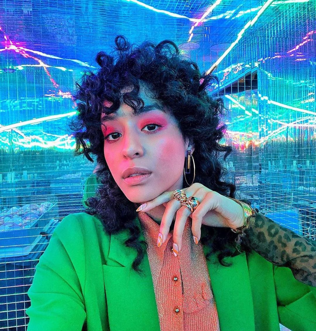 8 Hairstyles To Rock While You’re Growing Out Your Short 3B Hair