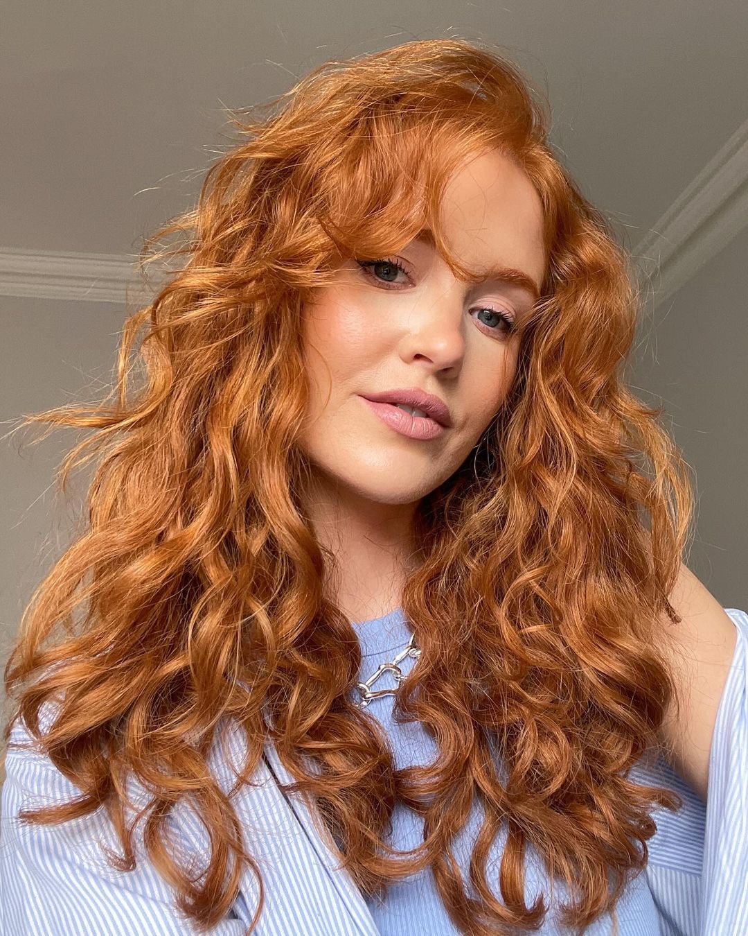6 Tricks to Try When Your Wavy Hair is Flat