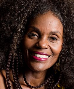 Texas Court Rules in Favor of Hair Braider Isis Brantley | NaturallyCurly