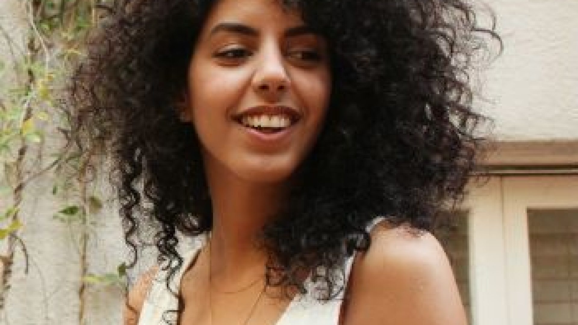 What It's Like Wearing Natural Hair as an Arab American Woman ...