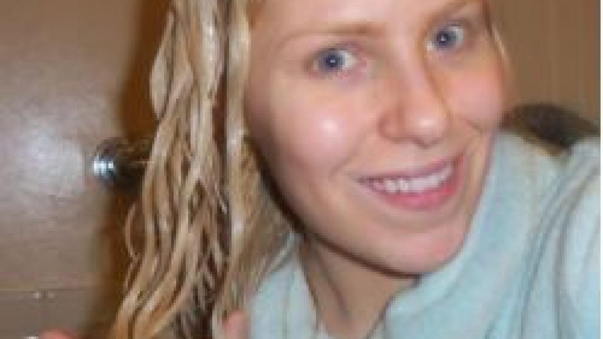 Scrunching: The Secret to Defined Curls | Beautycon.com