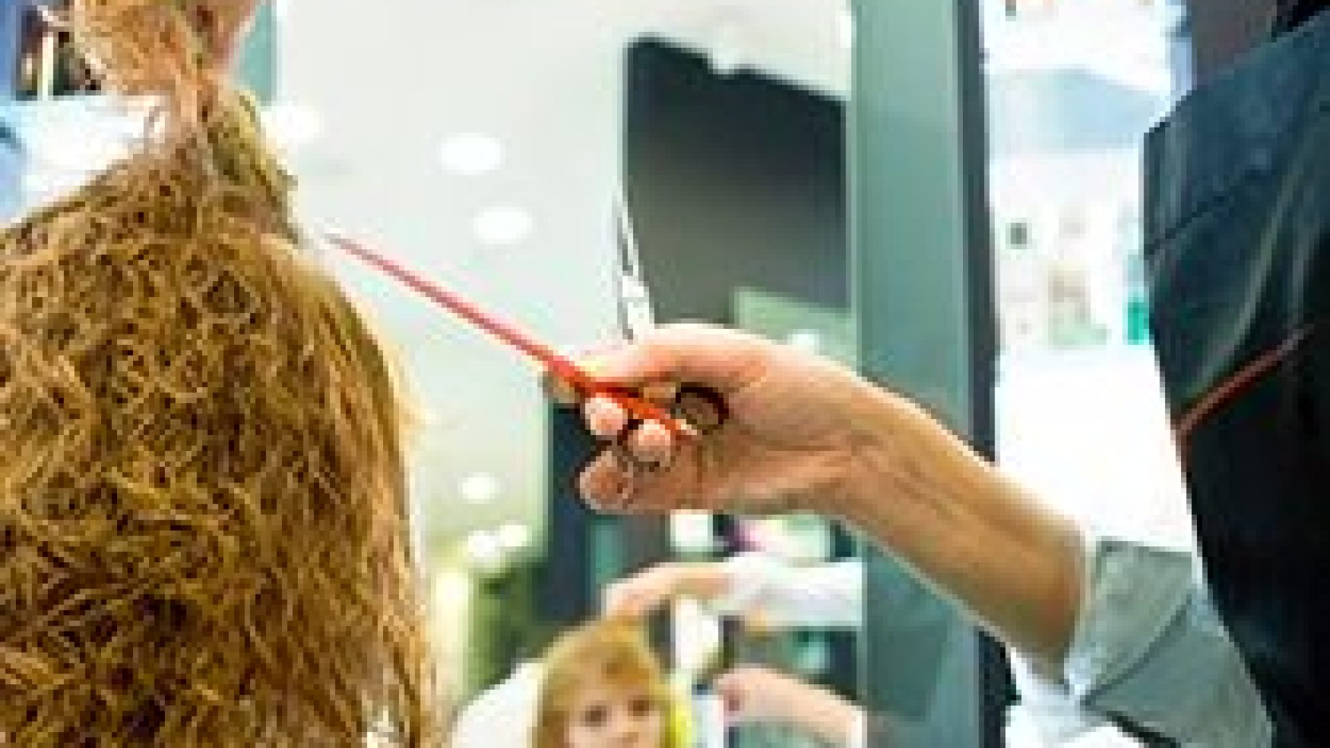 Wet vs. Dry Cutting: Is One Damaging? | Beautycon.com