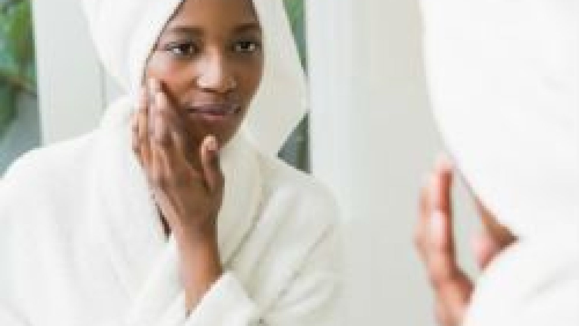 Why Biotin May Be Causing Your Acne | Beautycon.com