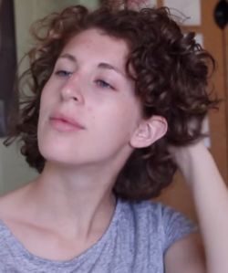 A Real Life Minimalist Morning Routine for 3A Curls | NaturallyCurly