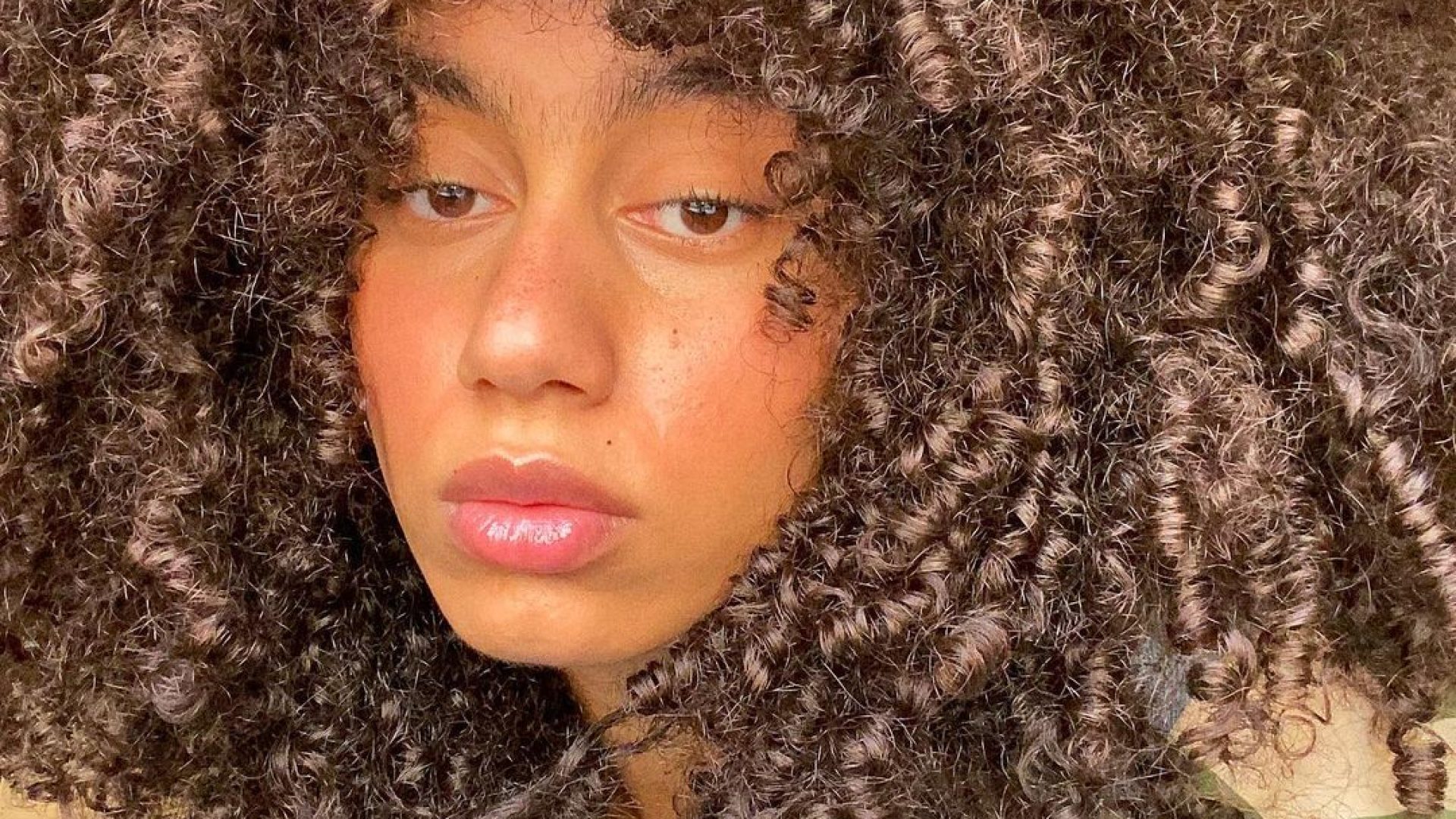 How to Style Face Framing Layers for All Textures