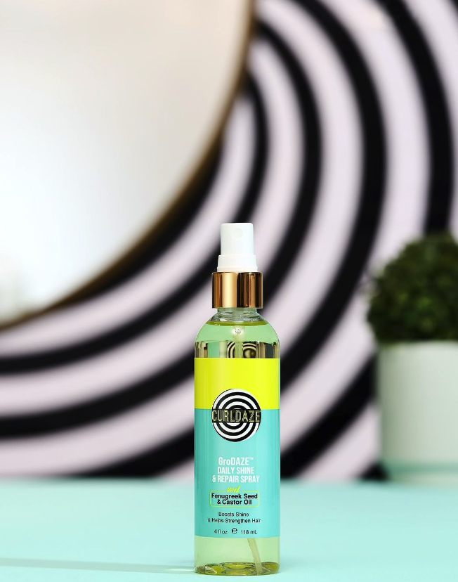 CURLDAZE Founder Robyn Atwater Talks Curls and Community