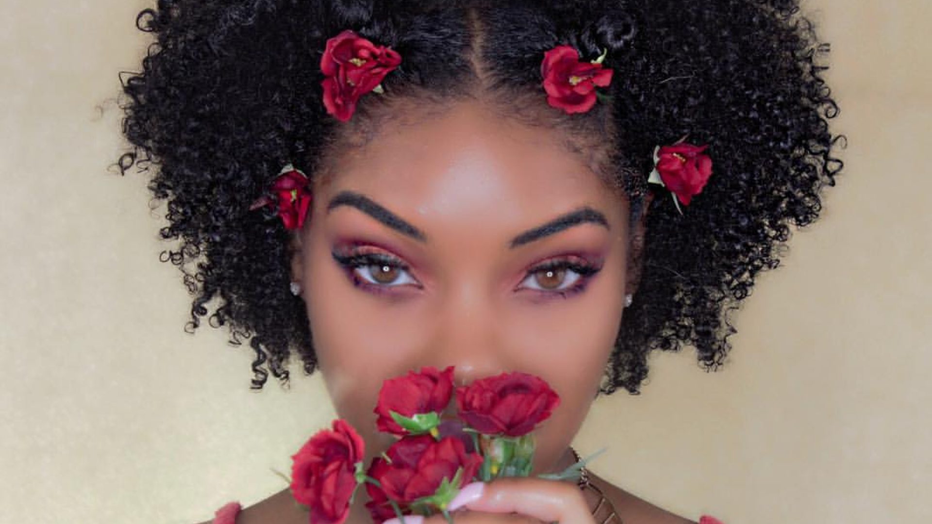 Activate your inner muse with these flowered hairstyles