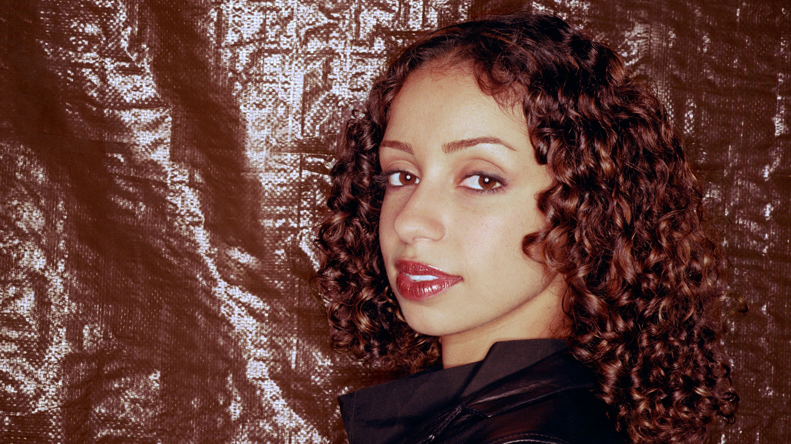 Why Mya Is The OG Curly Girl | Beautycon.com